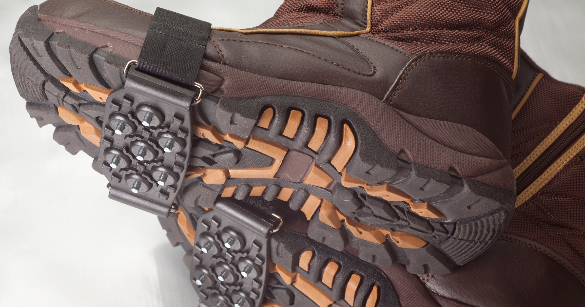 斜面での草刈りを楽にする5つの方法と安全作業のコツを解説 | kusakaroo｜くさかるー