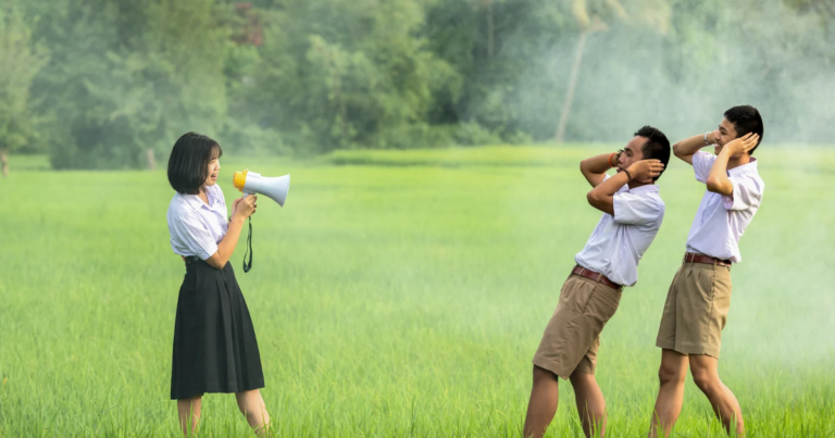駐車場の雑草対策ガイド｜効果的な手法を5つ解説 | kusakaroo｜くさかるー